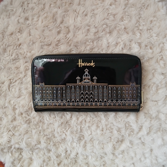 Harrods | Bags | Harrods Womens Wallet Gold Outline Building | Poshmark